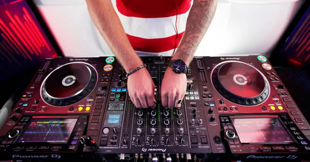 What Is A DJ Rider? (Technical Rider Prep Guide) - djgear2k