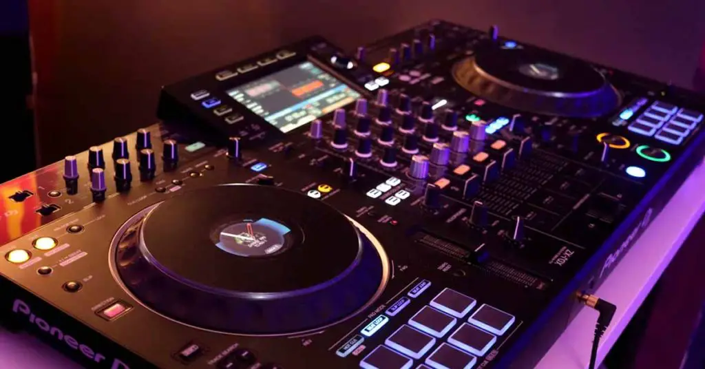 What Is A Double Drop? – How To Do A Double Drop Mix? (Simple Guide ...