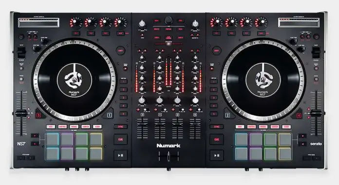 5 Best DJ Controllers With Motorized Platters (Full List) - djgear2k